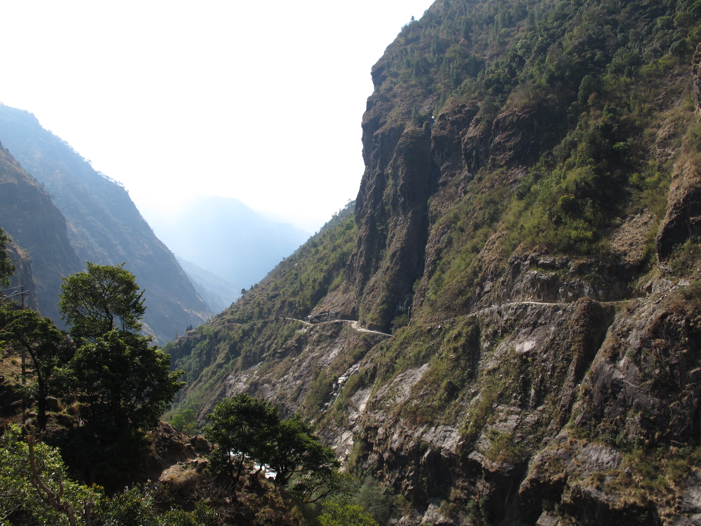 Nepal, Day 5: Up (1.015m), Down (410m), Distance (21 km) | Travelhector